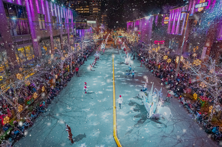 Snowflake Lane 2022 at Bellevue Collection in Bellevue, WA - Every day ...