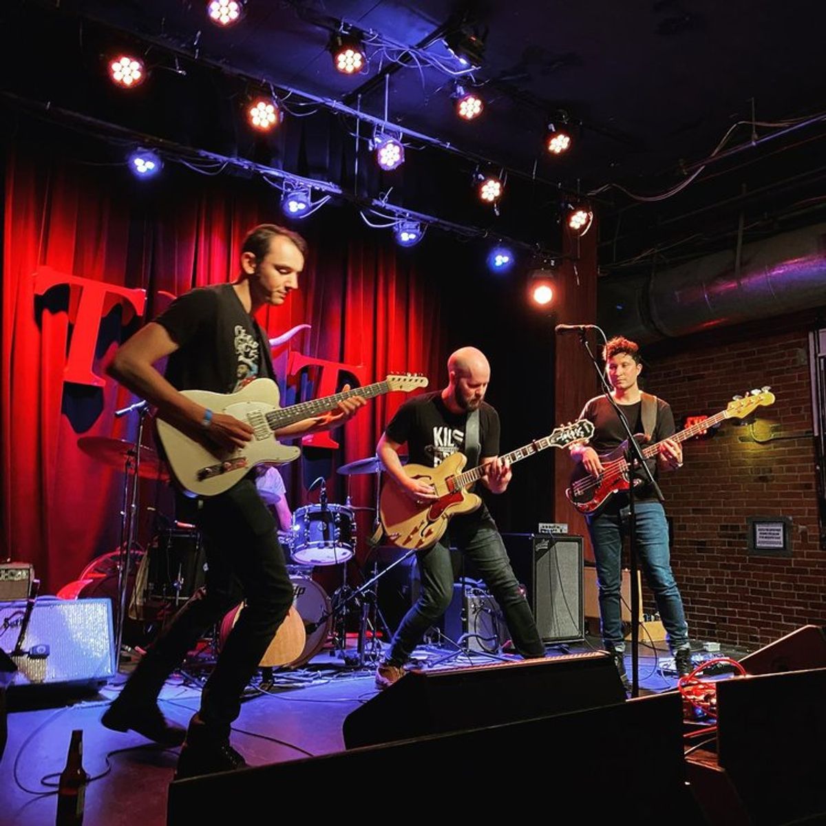 Chairs for Giants, The Angry Lisa's, and Seth Anderson at Belltown ...