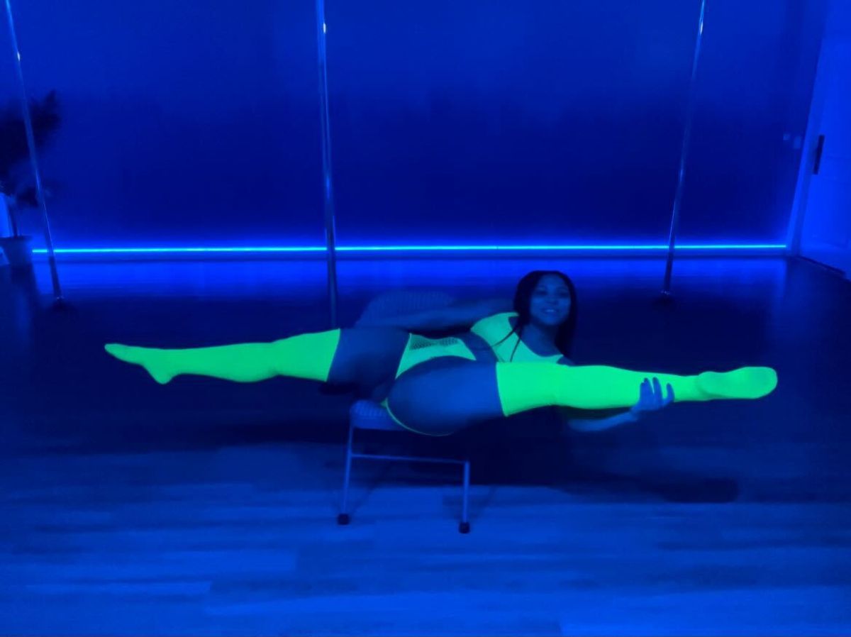 Blacklight Halloween Beginner Chair Dance Workshop at Positive Spin ...