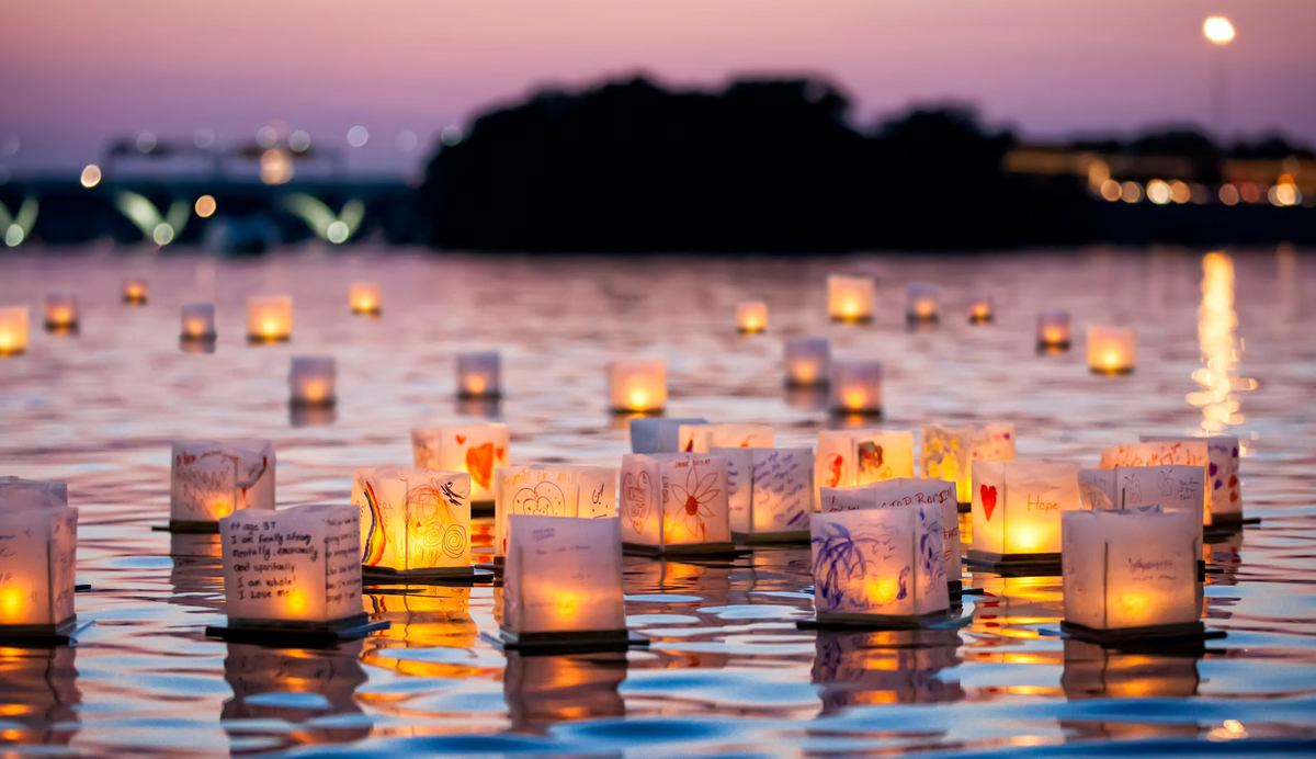 Portland Water Lantern Festival at Laurelhurst Park in Portland, OR ...