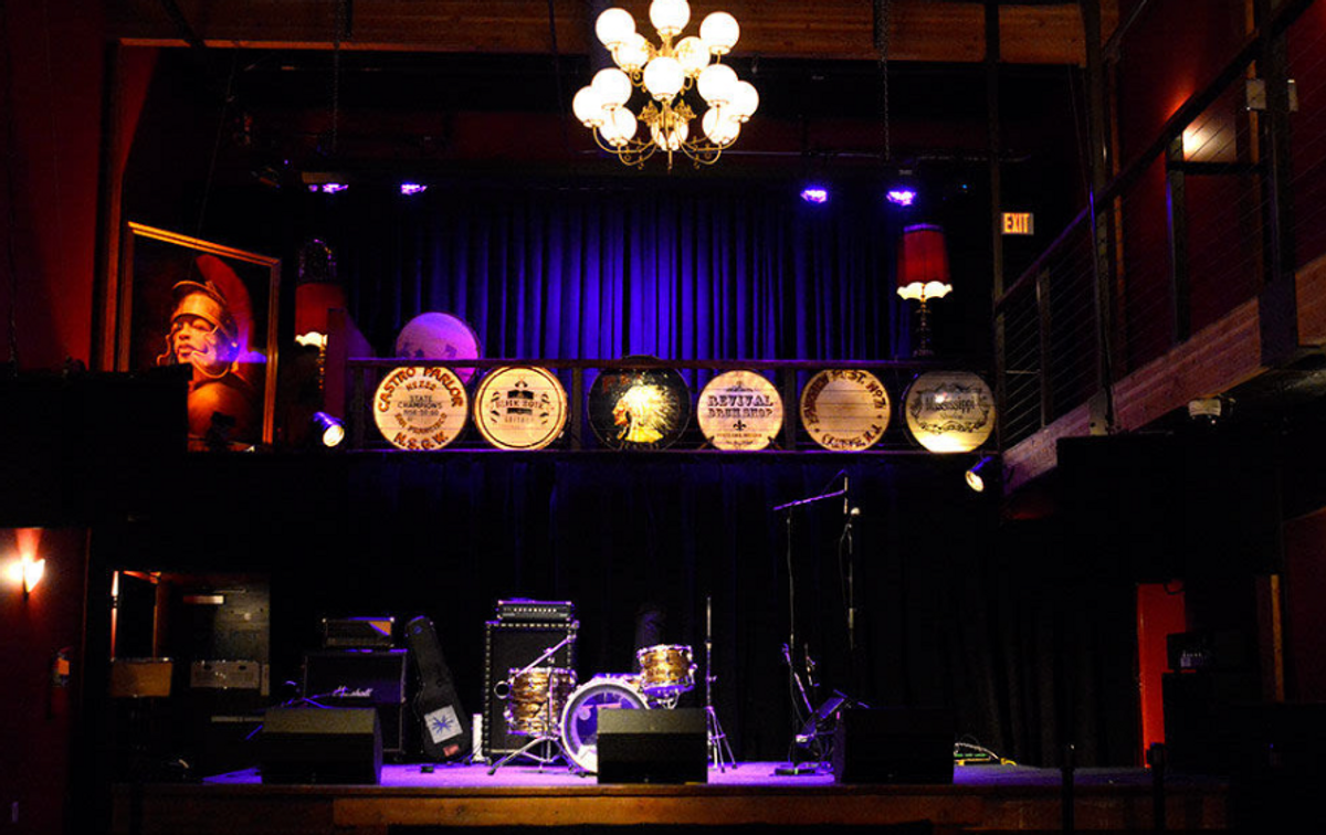 Holiday Pub Crawl: North Pole Cello Sextet Plays Duke Ellington's ...
